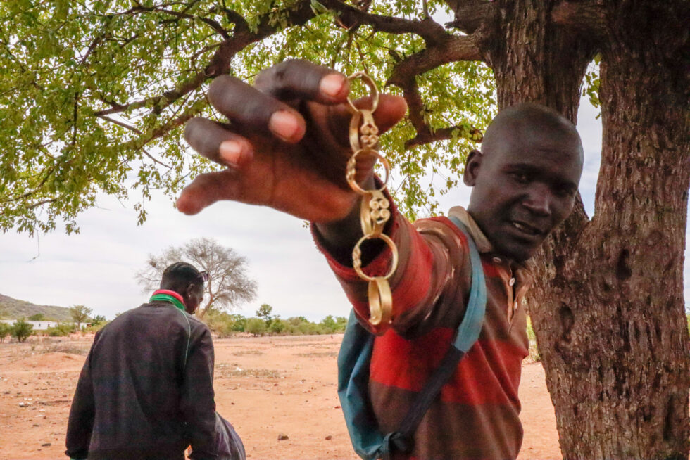 ANGOLA: The southern tribes of Angola | Africanlanders